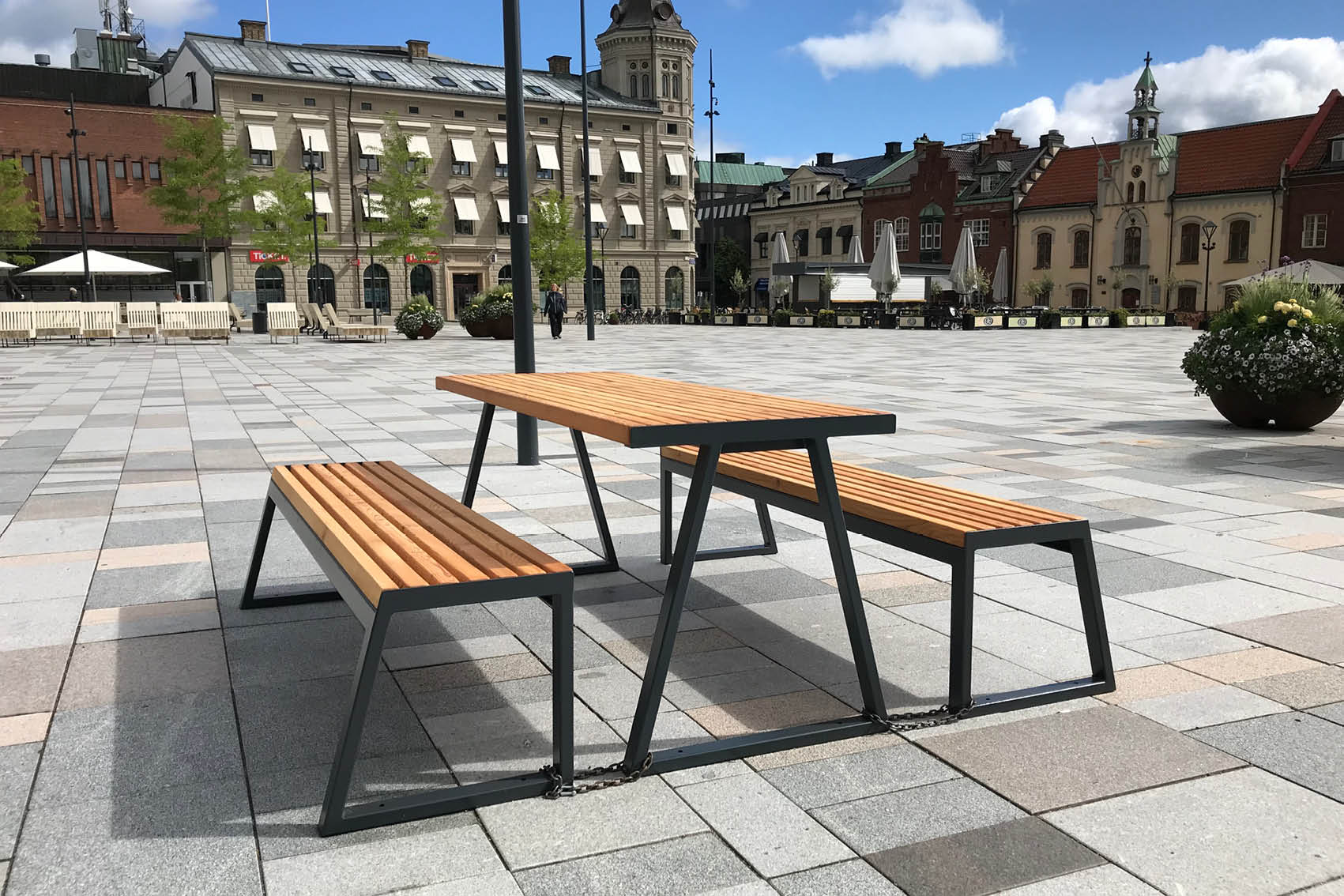 Benker, bord og utemiljø (Tress C. Monsen AS) | Produktfakta.no